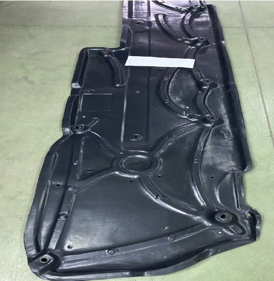1228 | 2015-2016 MERCEDES-BENZ E63 AMG S Lower engine cover W212; Seda ...